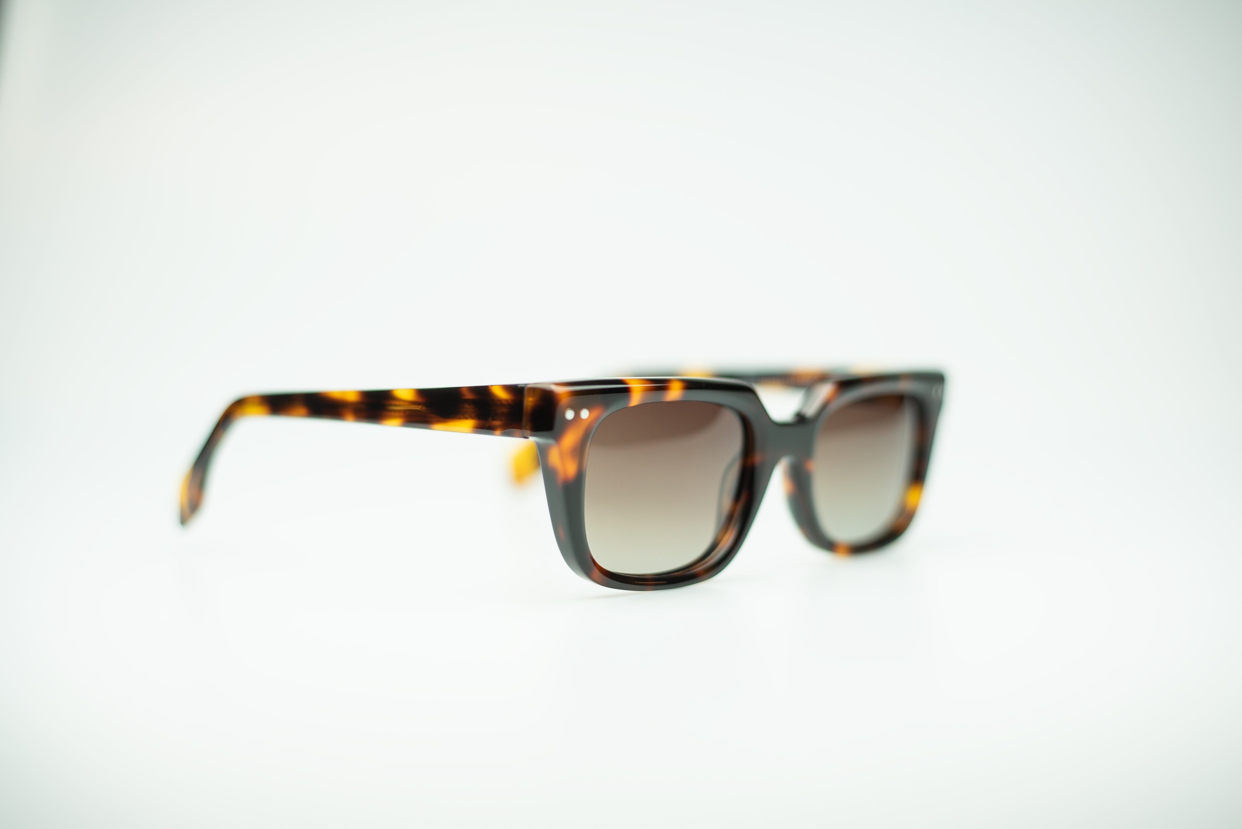 ESSENTIAL GLASSES - Premium sunglasses from €89 – Essential Glasses
